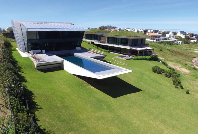 Vik Playa, una de las 10 mejores piscinas del mundo | Norte Construcciones